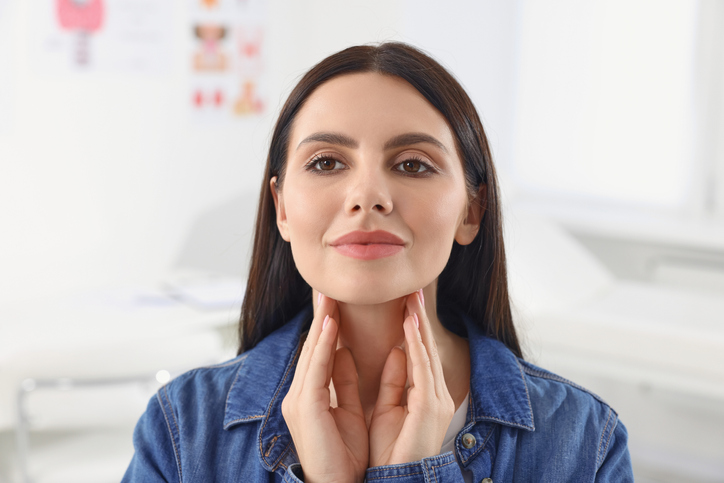 Graves' Disease vs. Hashimoto's: What's the Difference? - Rescripted Graves' Disease vs. Hashimoto's: What's the Difference? - Rescripted